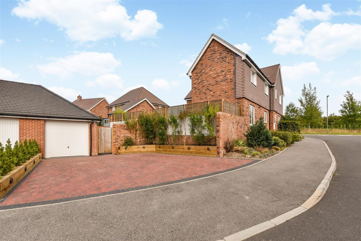 Spindle Close, Andover | Graham & Co