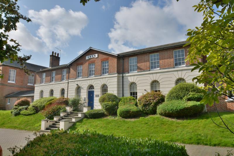 The Cloisters, Andover, SP10 3FX | Graham & Co